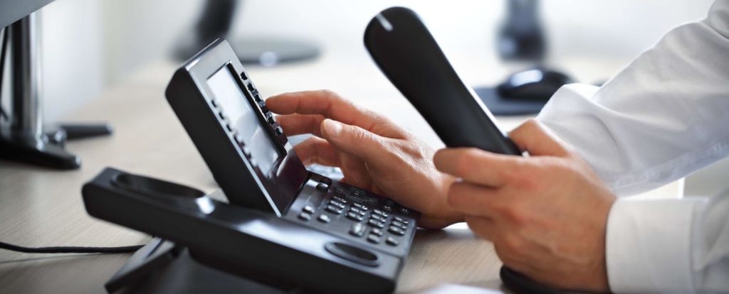 Hard-Phone Or Soft-Phone? - The Pros And Cons For Small Businesses